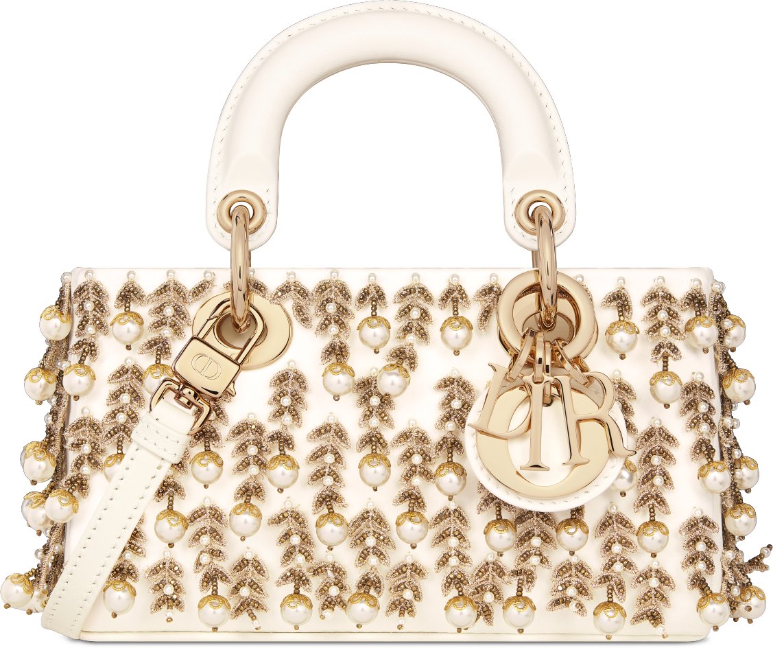 Lady D-Joy 마이크로 백 라떼 새틴 & 화이트 레진 진주, 골드 톤 메탈릭 스레드 자수 | DIOR