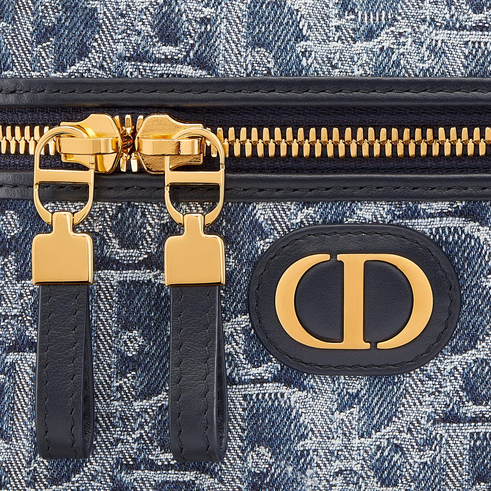 30 Montaigne Mini Vanity Case Blue Denim Dior Oblique Jacquard | DIOR