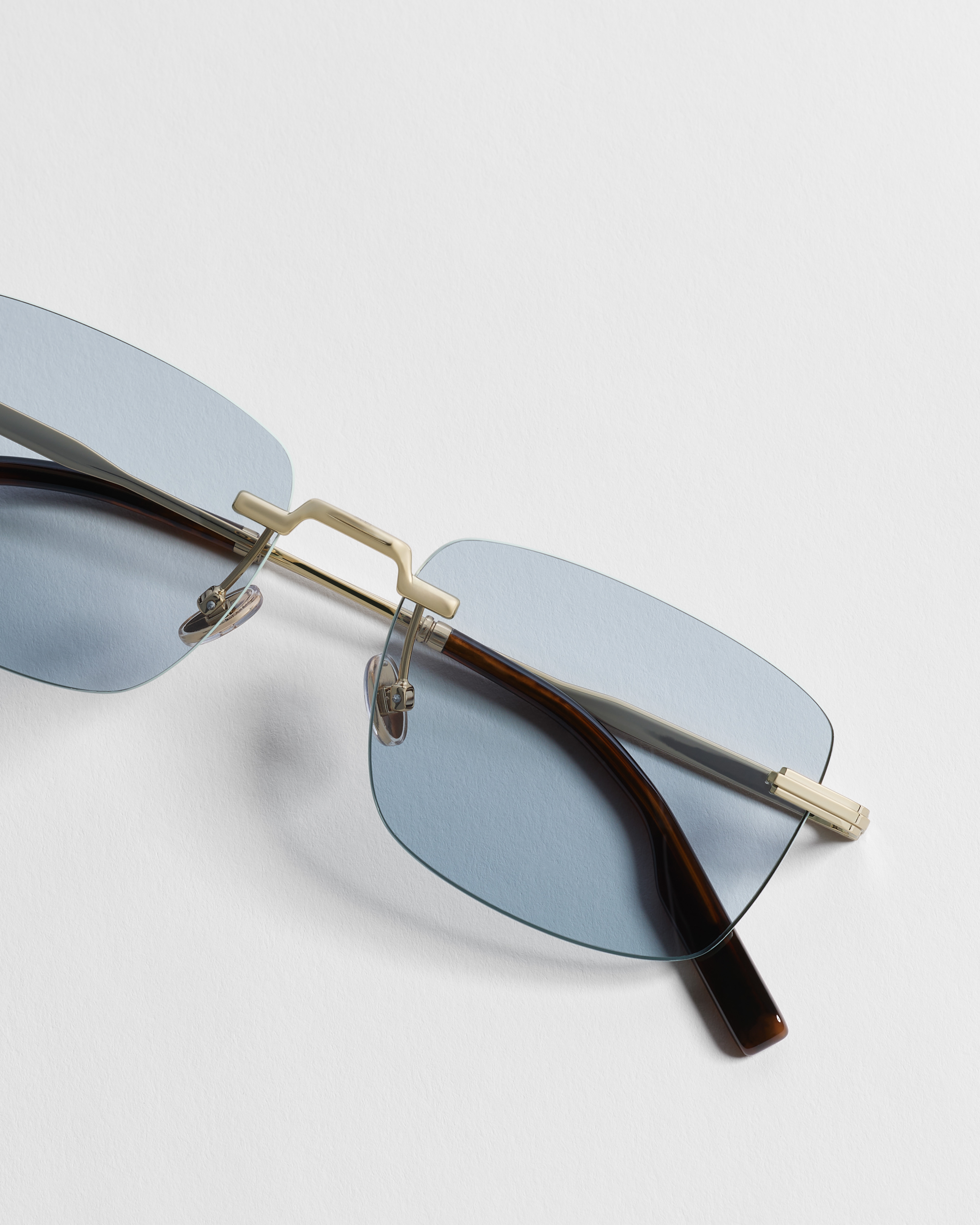 DiorBlackSuit S20U Light Blue Square Sunglasses | DIOR